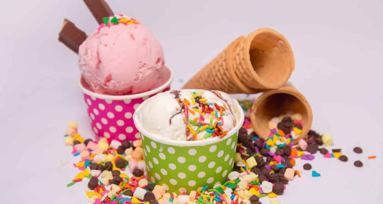 USA Birthday Freebies 2025: The Ultimate Guide (140+ Brands)